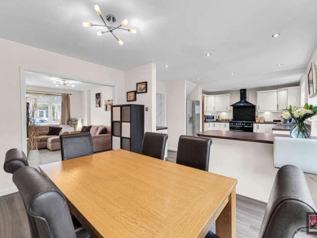 3 bed house for sale