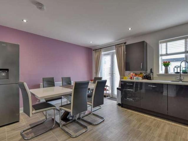 3 bed house for sale