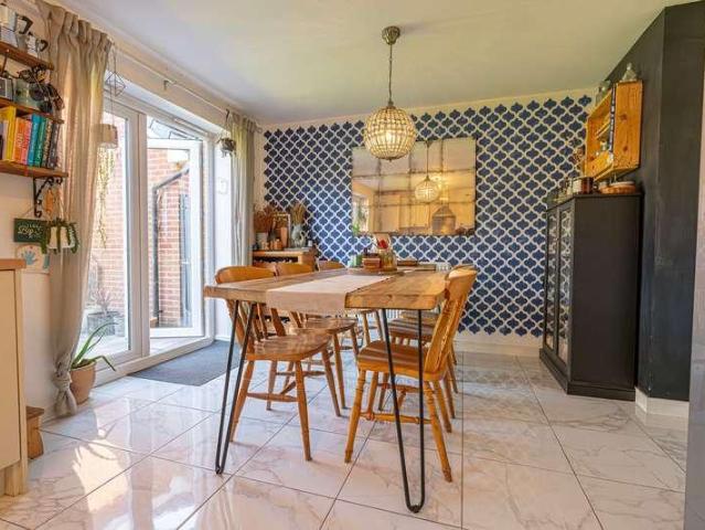 3 bed house for sale