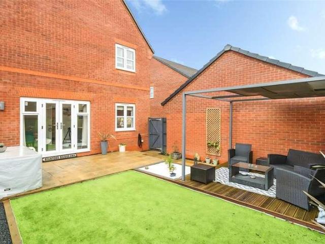 3 bed house for sale