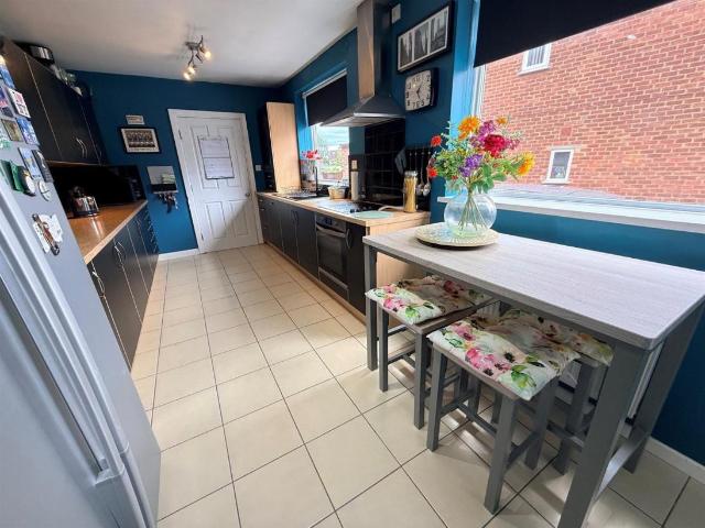 3 bed house for sale