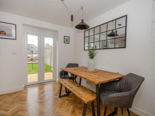 3 bed house for sale