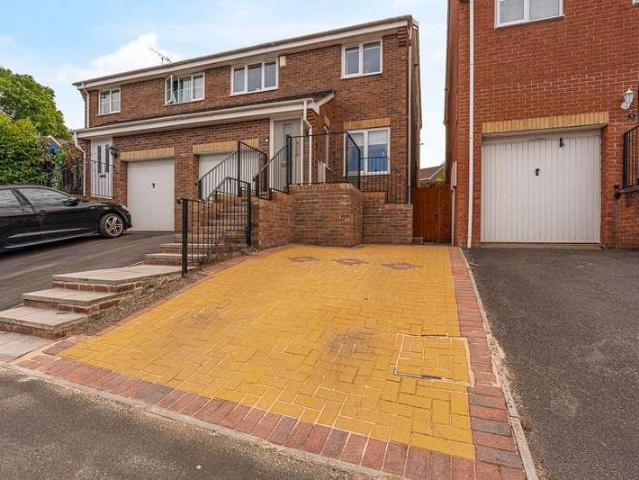 3 bed house for sale