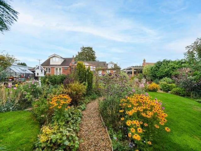 3 bed house for sale
