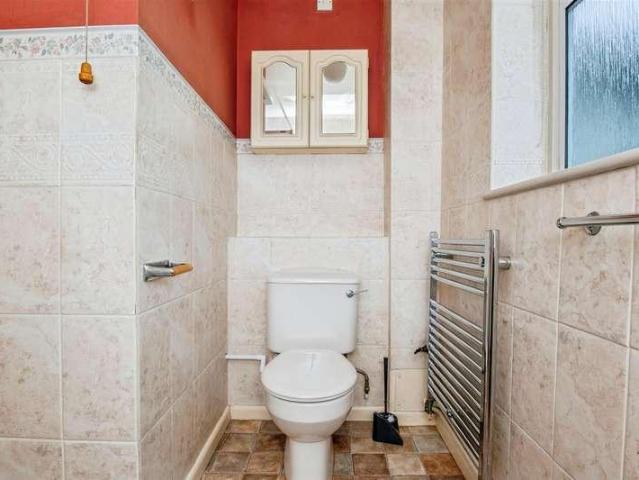 2 bed house for sale