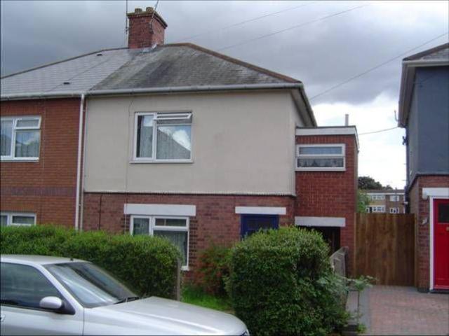 3 bed house, Kennan Avenue, CV31 3HY 3 bed terraced house to rent £1,295 pcm £299 pw