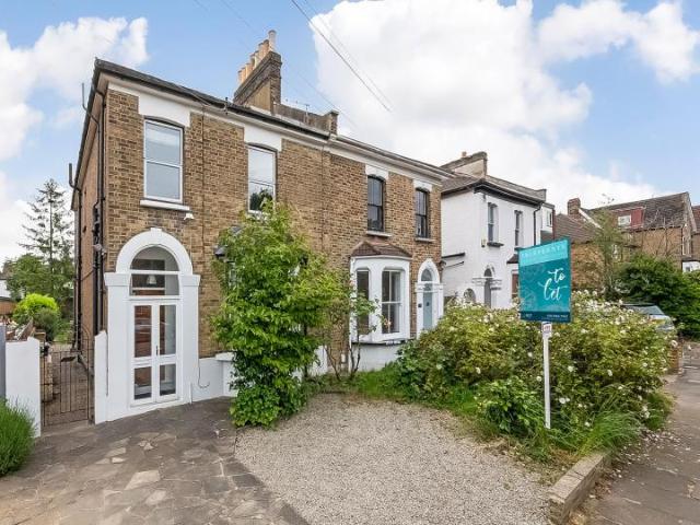 3 bed house langley road beckenham br3 truepenny's