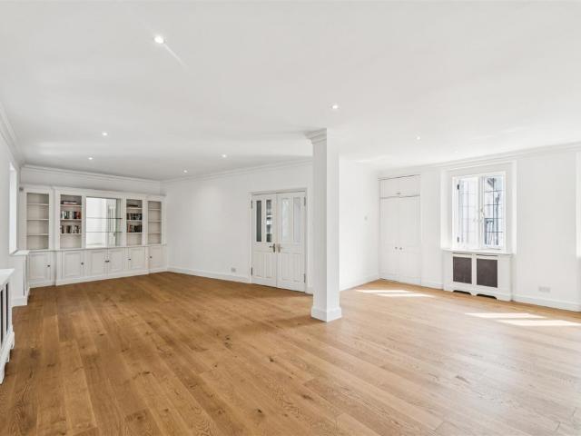 3 Bed House Mews To Let