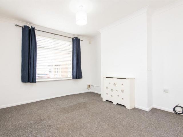 3 bed House Mid Terrace To Let