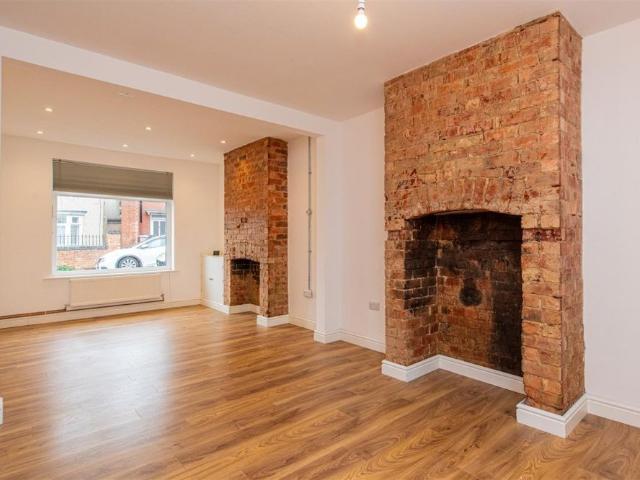 3 bed House Mid Terrace To Let