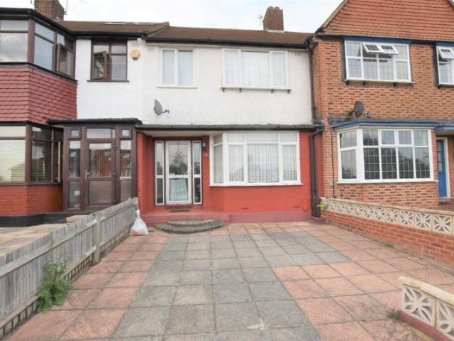 3 Bed House on Dunster Avenue, Morden, SM4