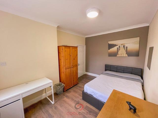 3 bed in Westbourne Crescent, Lancaster Gate, W2