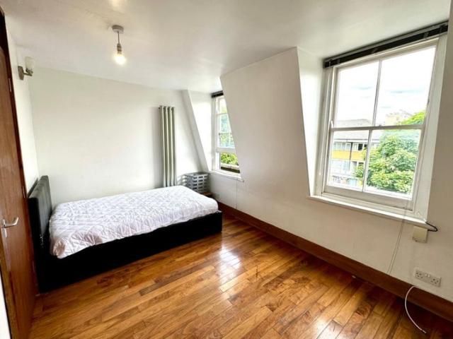 3 bed in Caledonian Road, Kings Cross, London, N1