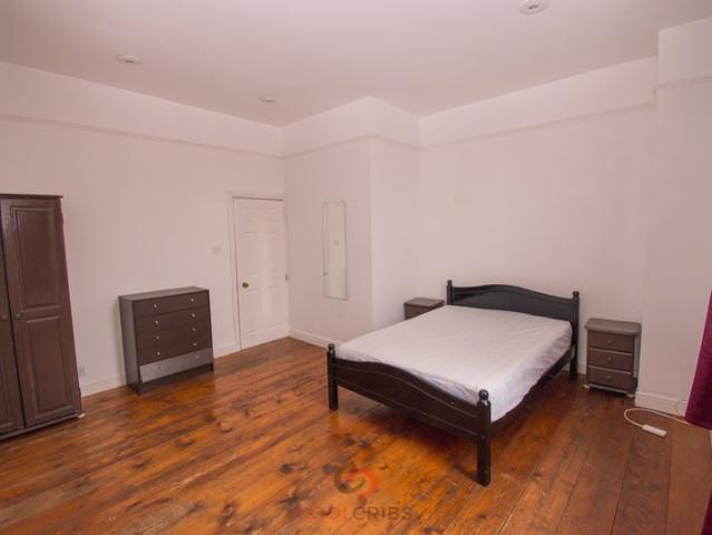 3 bed in Caledonian Road, Islington, N7