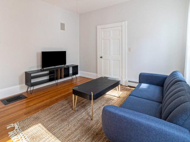 3 bed in Central Square Cambridge on a flexible