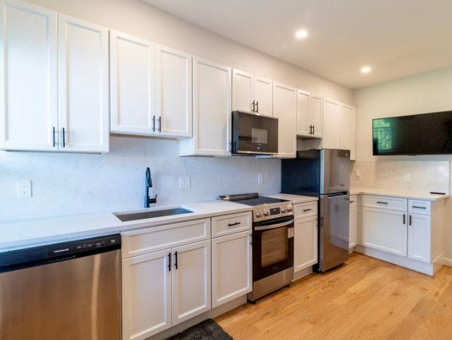 3 bed in JFK/UMass on a flexible lease