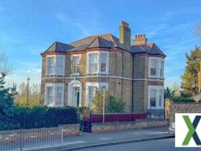 3 bed in Pepys Road, Telegraph Hill, New Cross Gate, London SE14 5SE Ref: 2990