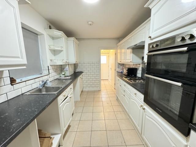 3 Bed Larnach Road, Hammersmith, W6