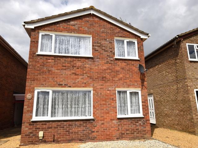 3 bed Link Detached To Let