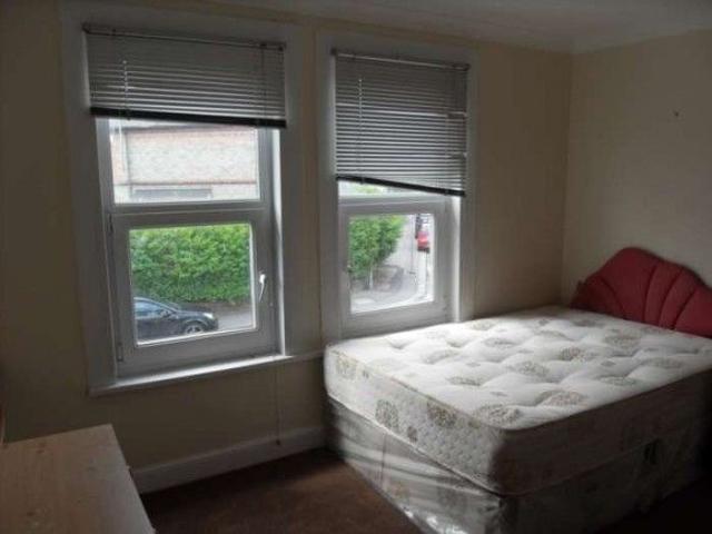 3 Bed Liverpool Road, Reading