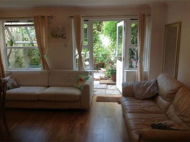 3 Bed Louisa Close, London
