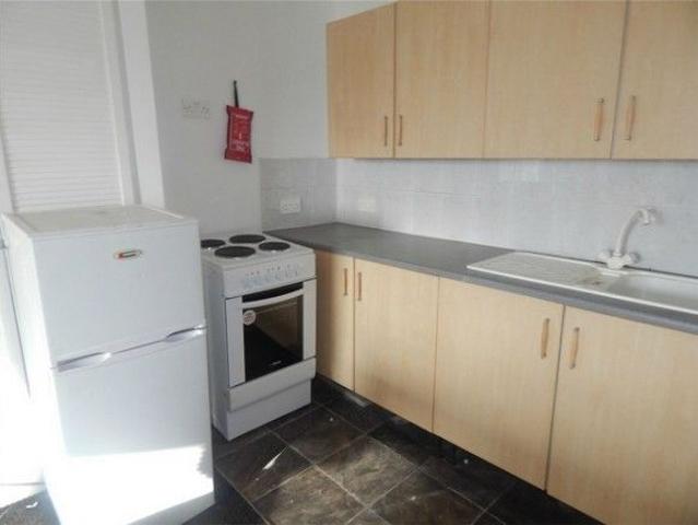 3 Bed Manchester Road, Huddersfield, West Yorkshire