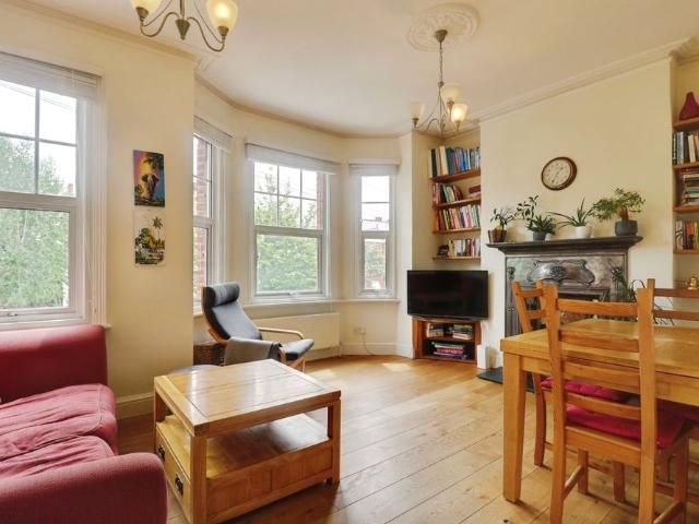3 Bed Maisonette, Cromwell Road, SW19