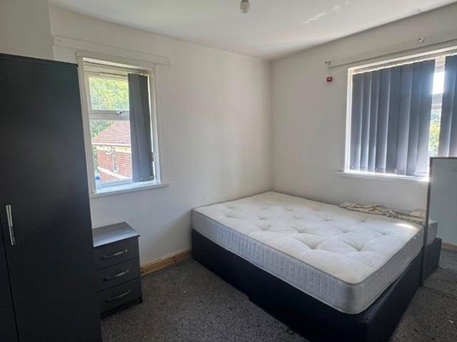 3 Bed Maisonette, Dassett Grove, B9