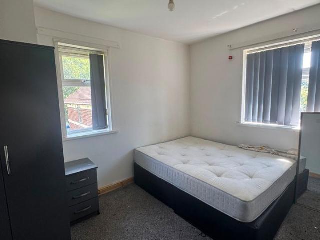 3 Bed Maisonette, Dassett Grove, B9