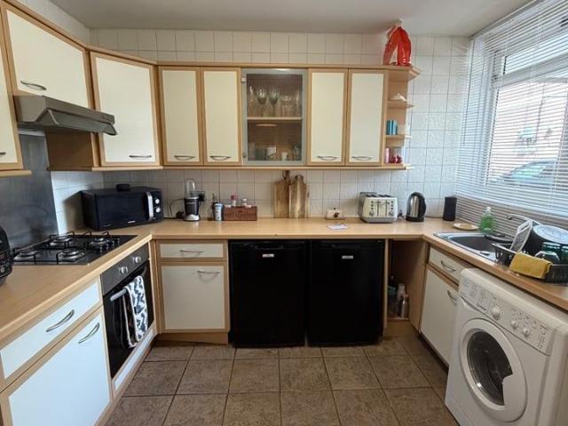 3 Bed Maisonette, Fenwick Place, SW9