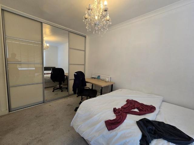 3 Bed Maisonette, Fern St, E3