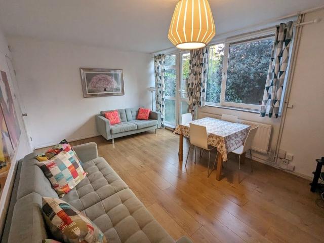 3 Bed Maisonette, Hascombe House, SW15