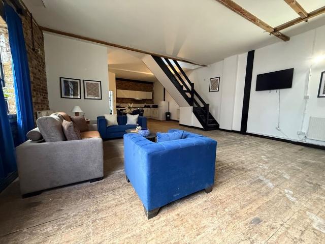 3 Bed Maisonette, Ratcliffe Cross St, E1