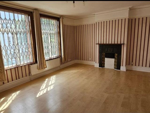 3 Bed Maisonette, Sheen Road, TW9