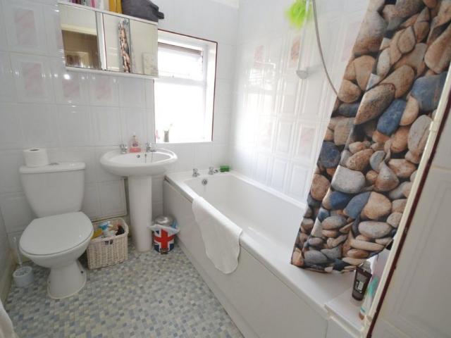 3 bed Mid Terraced House for Rent