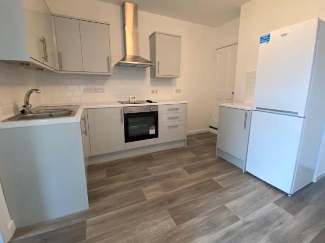 3 bed Mid Terraced House to rent in Southsea Hampshire, PO4, from Pearsons Southsea. 33914