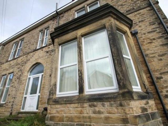 3 Bed Modern 3 Bedroom Apartment, Near Botanical Gardens