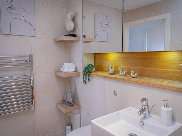 3 Bed Penthouse, Caspian Wharf, E3