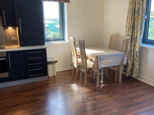 3 Bed Penthouse, Handyside Place, EH11