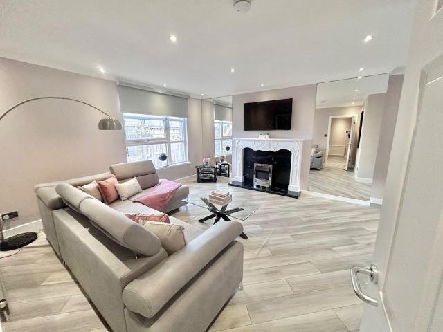 3 Bed Penthouse, New Century House, AB11