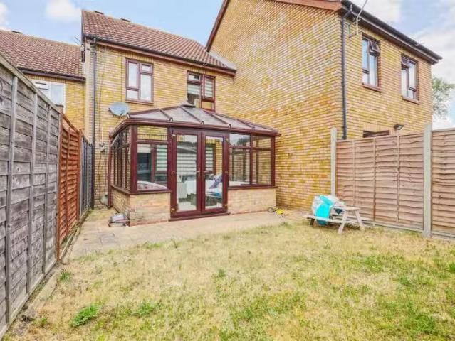 3 bed property to rent in Galloway Close, EN10, Broxbourne