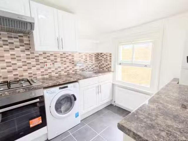3 bed property to rent in Ulysses Road, NW6, London