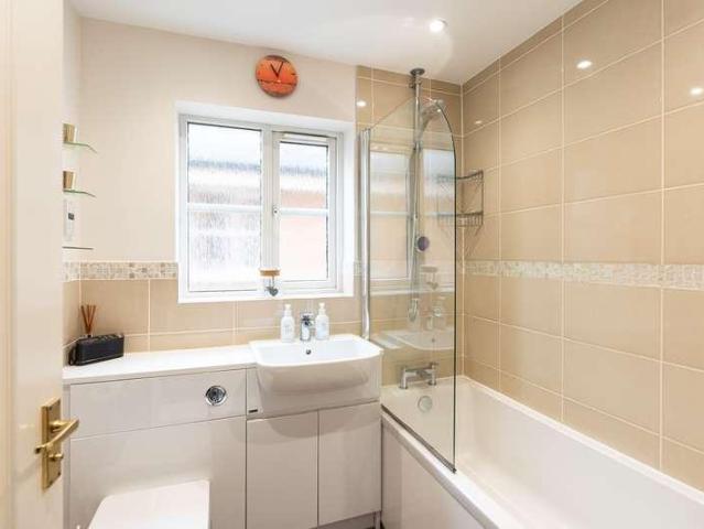 3 bed property for sale