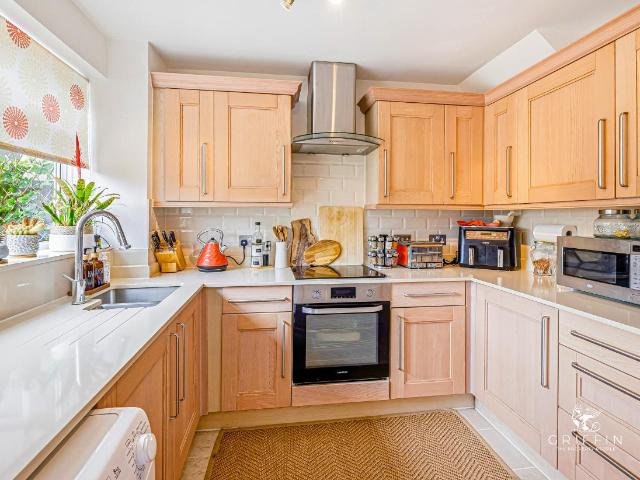 3 bed property for sale