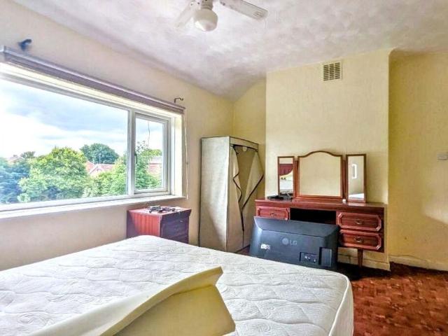 3 bed property for sale