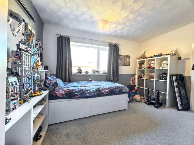 3 bed property for sale