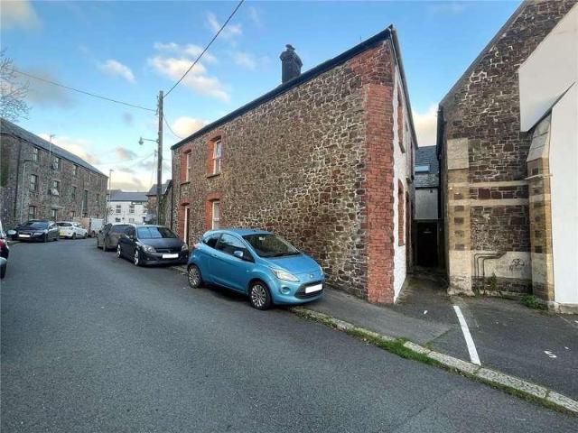3 bed property for sale