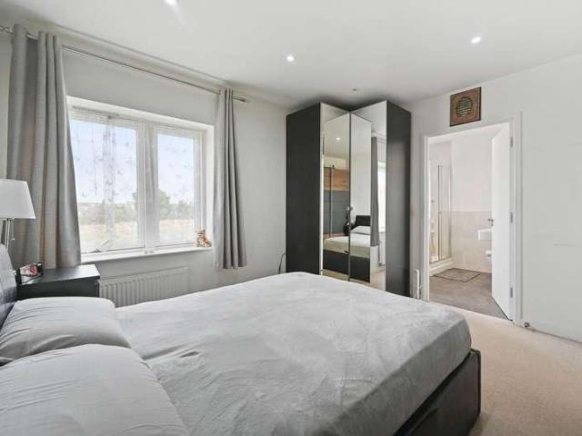3 bed property for sale