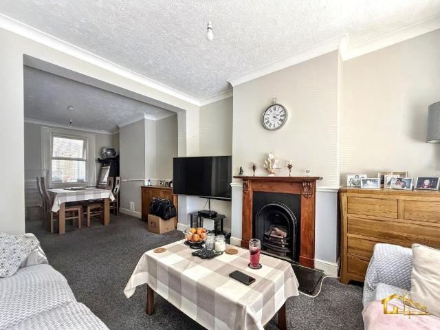3 bed property for sale