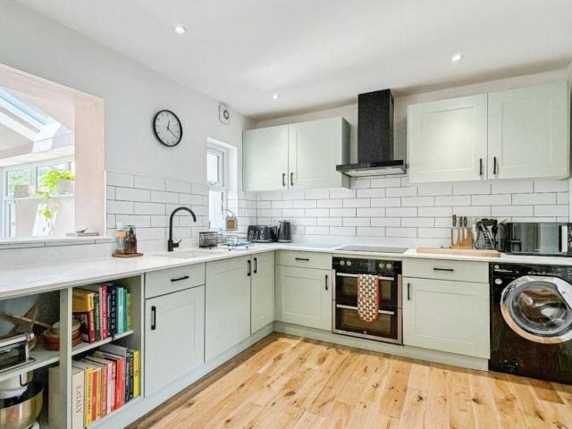 3 bed property for sale
